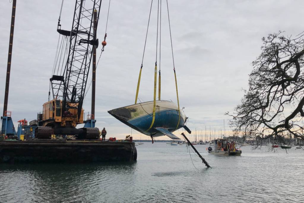Boat removal an ‘early Christmas’ present for shores of Saanich, Oak ...